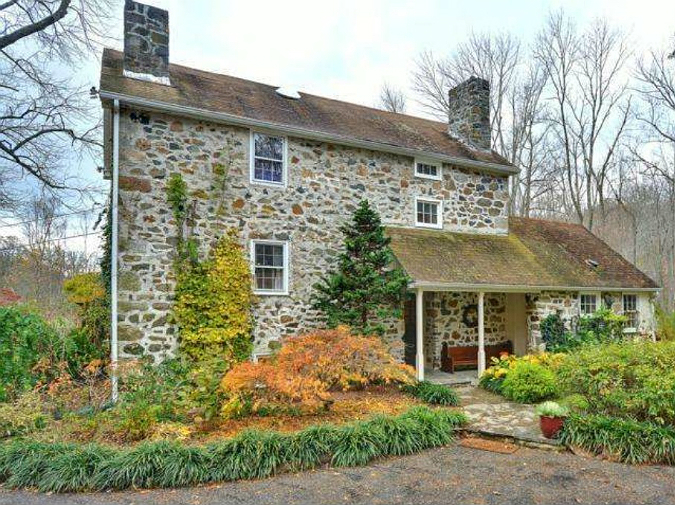 American Colonial Stone Homes